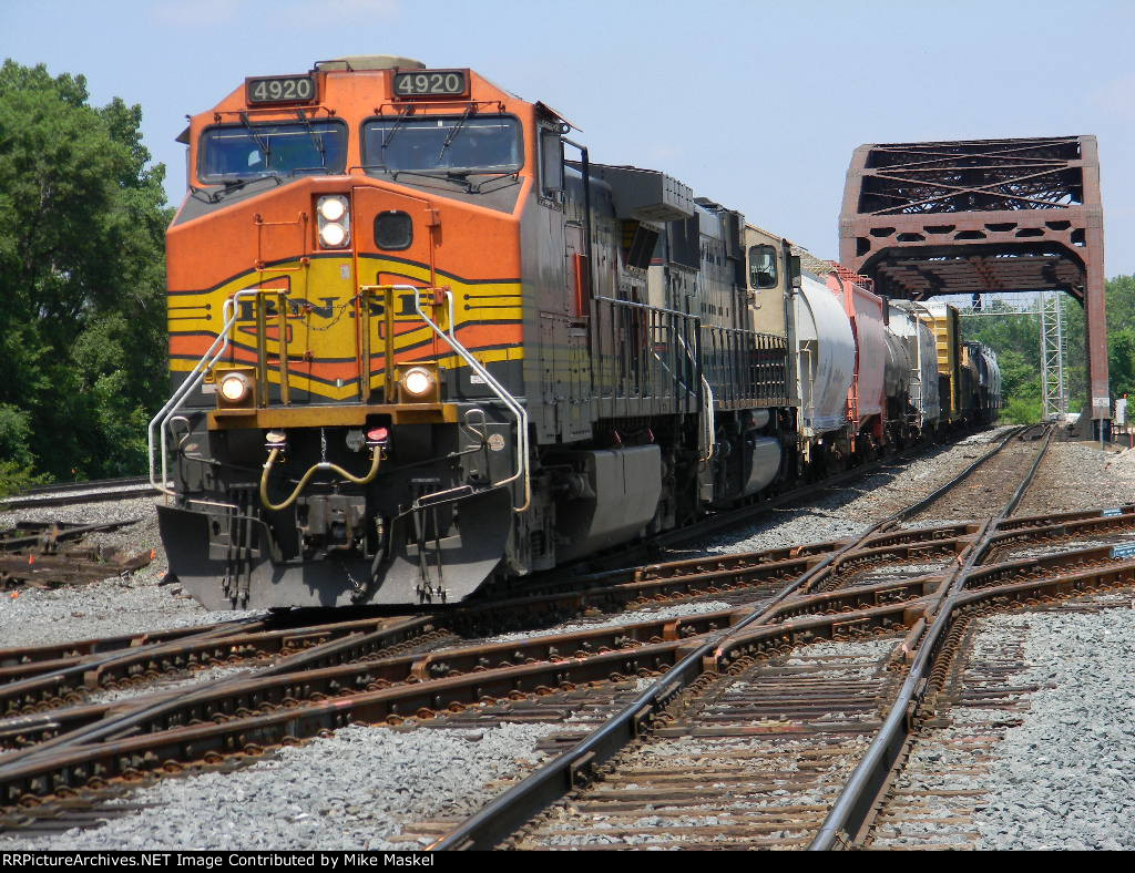BNSF 4920